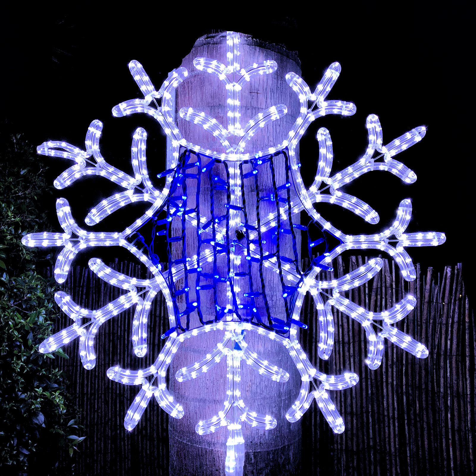 Snowflake Cool White & Blue 90cm | Christmas Complete