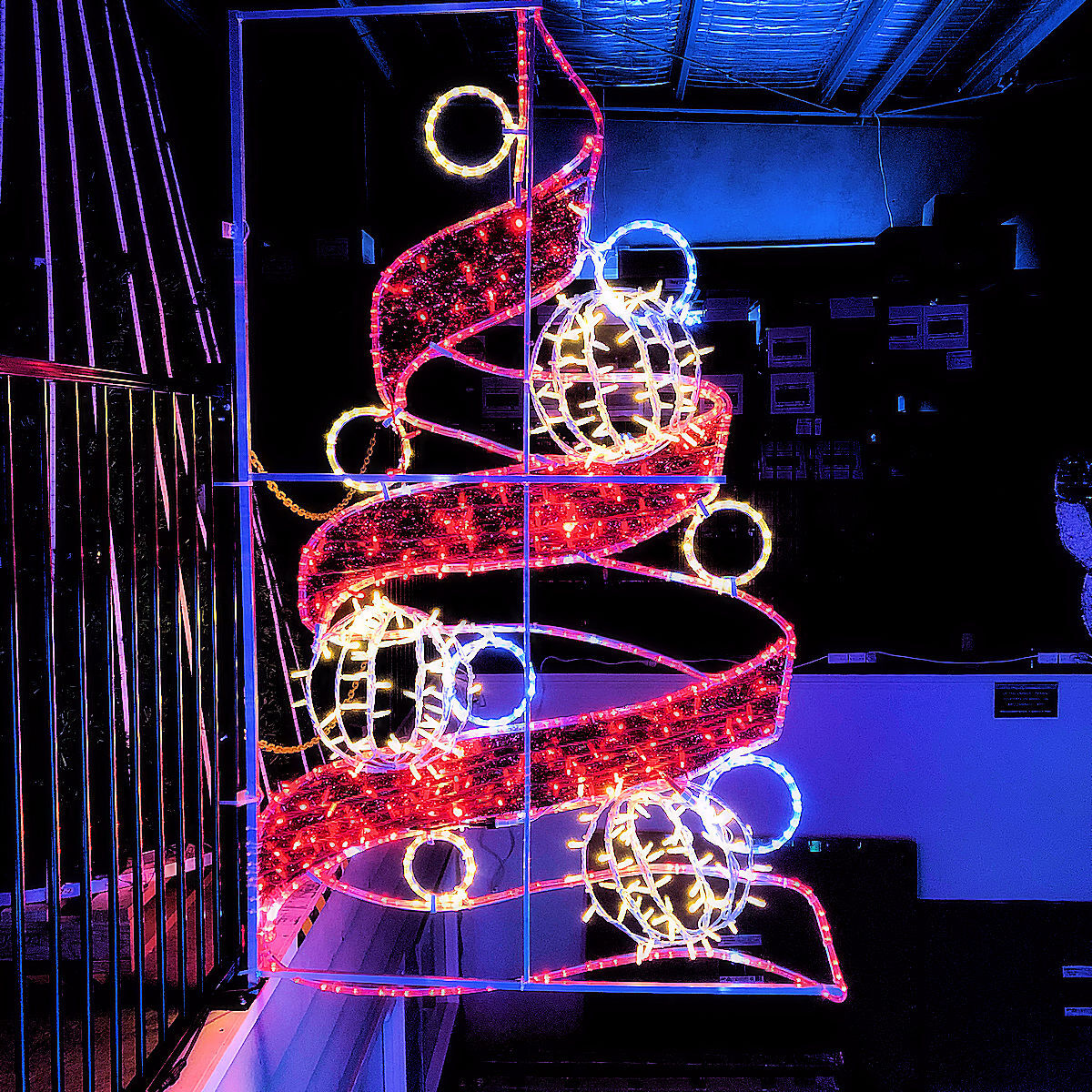 Red Christmas Tree Lamp Pole Rope Light Motif | Christmas Complete