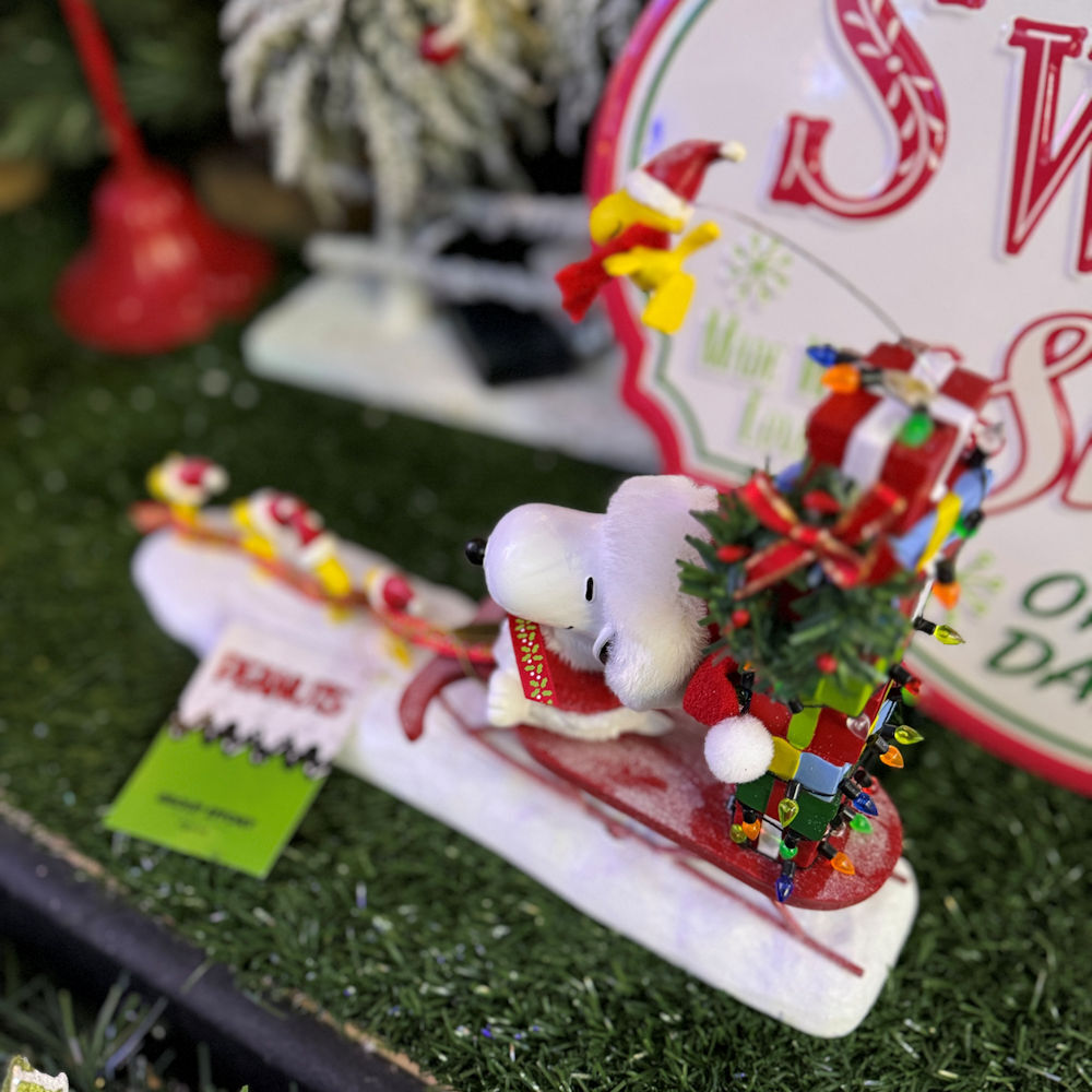 Snoopy Group Effort 28cm | Christmas Complete