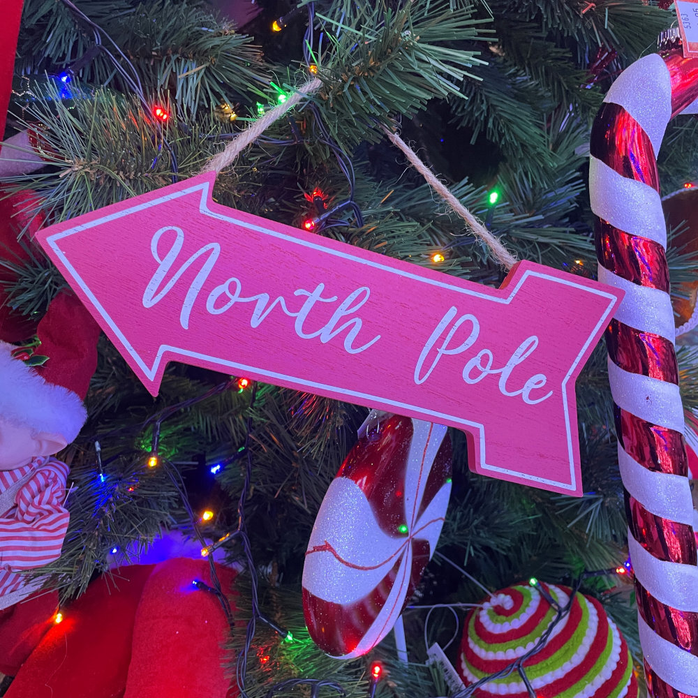 North Pole Arrow Left Sign | Christmas Complete