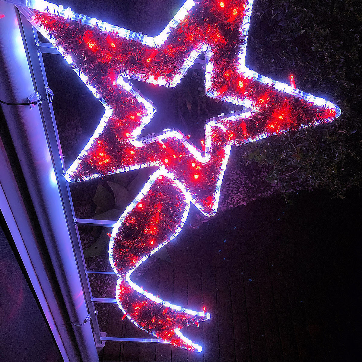 Red Star Ribbon Lamp Pole Rope Light Motif | Christmas Complete