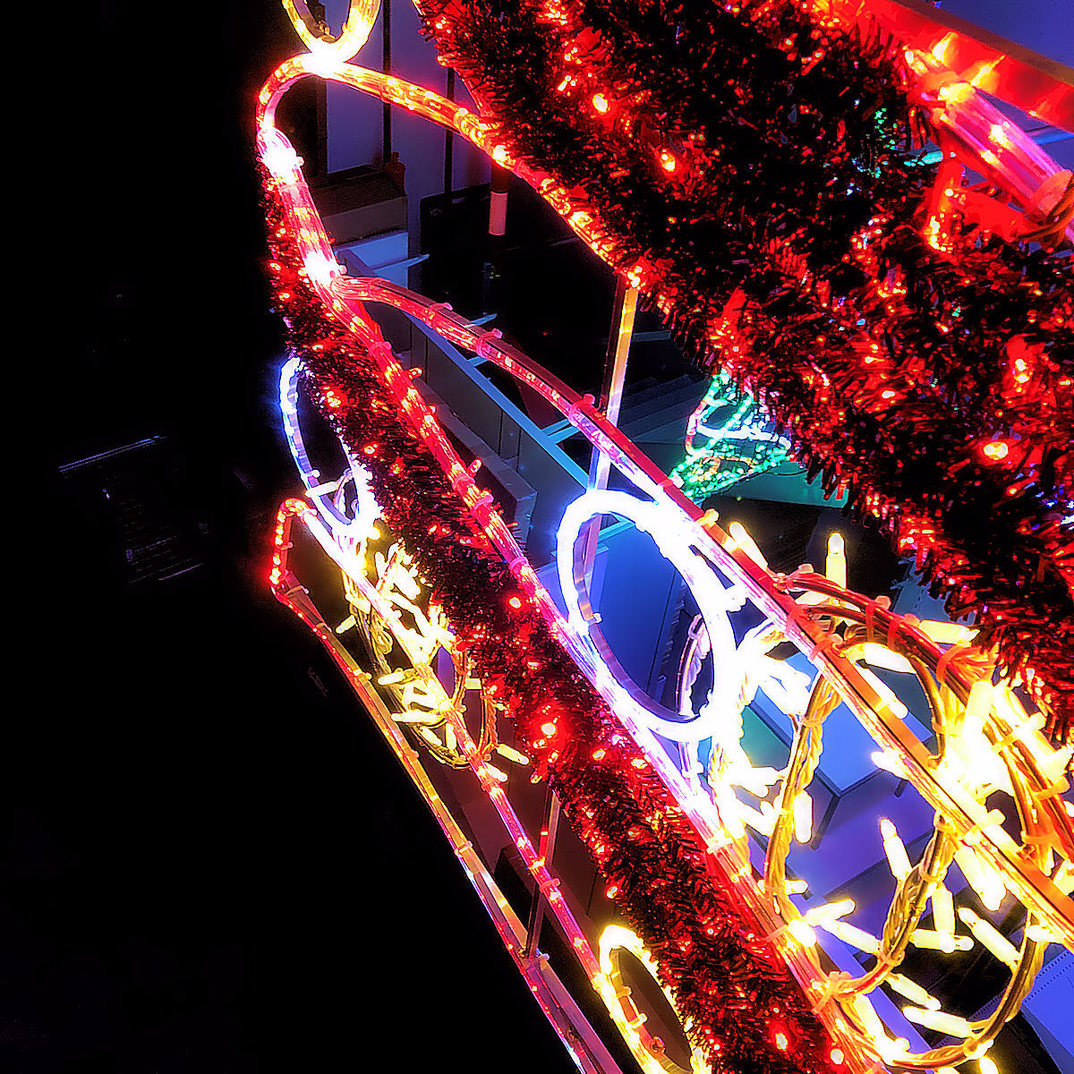 Red Christmas Tree Lamp Pole Rope Light Motif | Christmas Complete