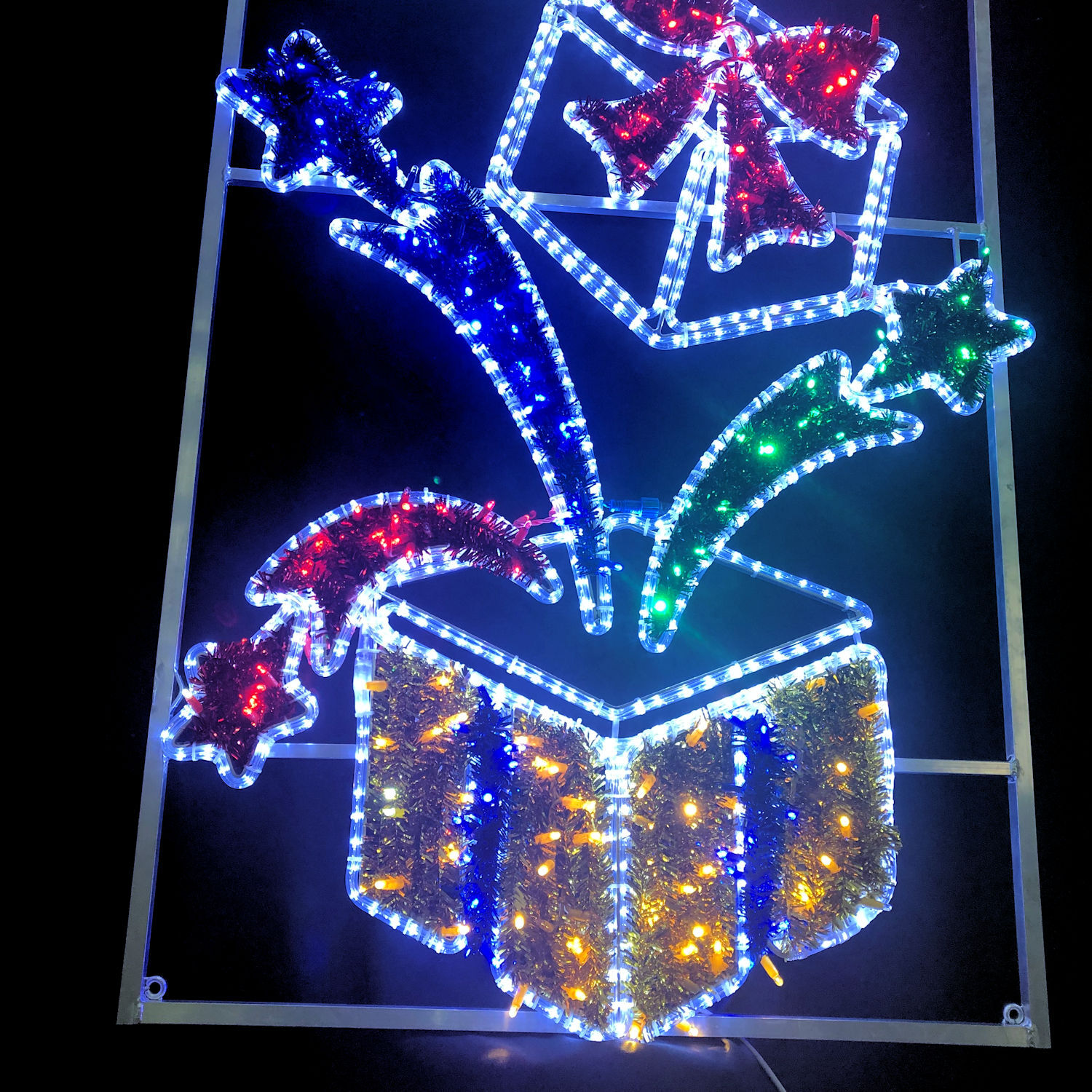 Present Burst Motif 200cm | Christmas Complete