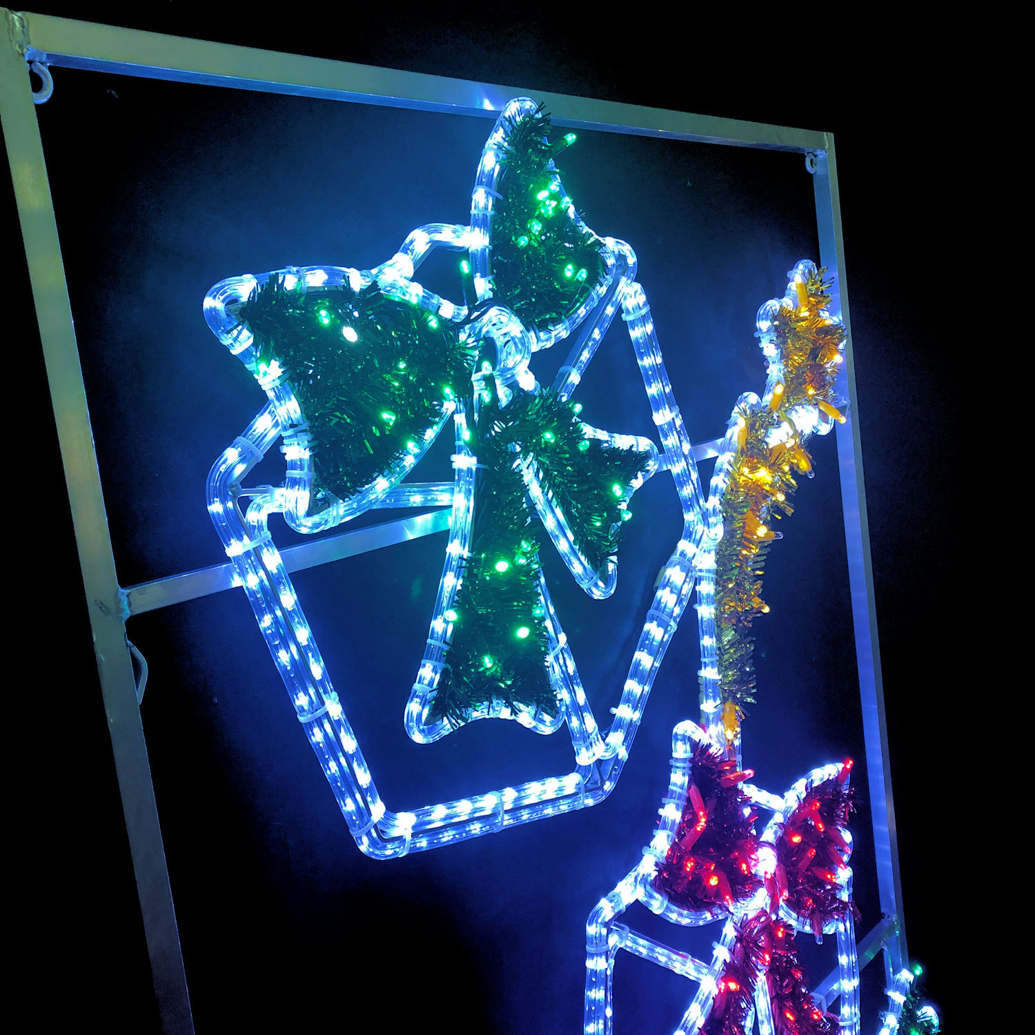 Present Burst Motif 200cm | Christmas Complete