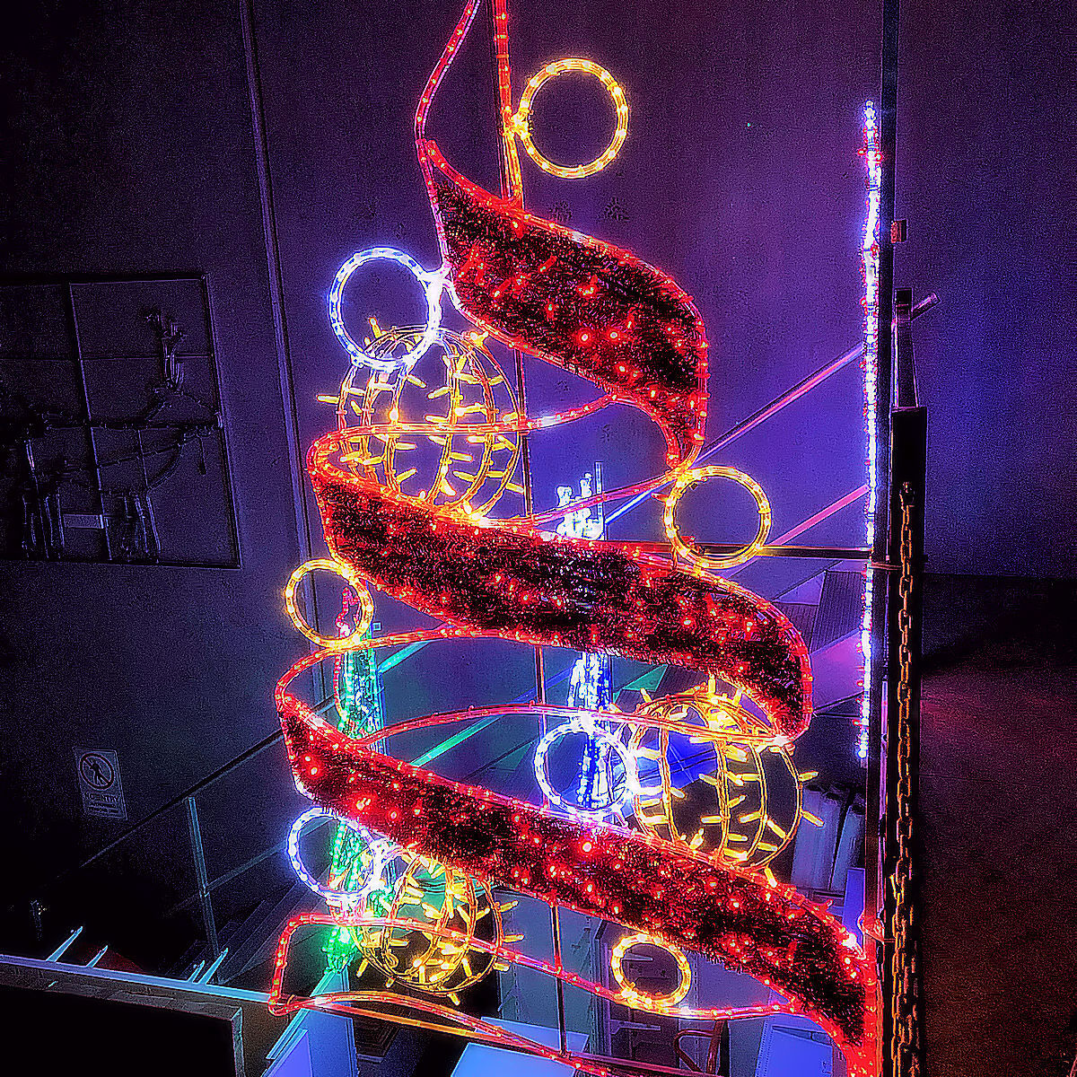 Red Christmas Tree Lamp Pole Rope Light Motif | Christmas Complete